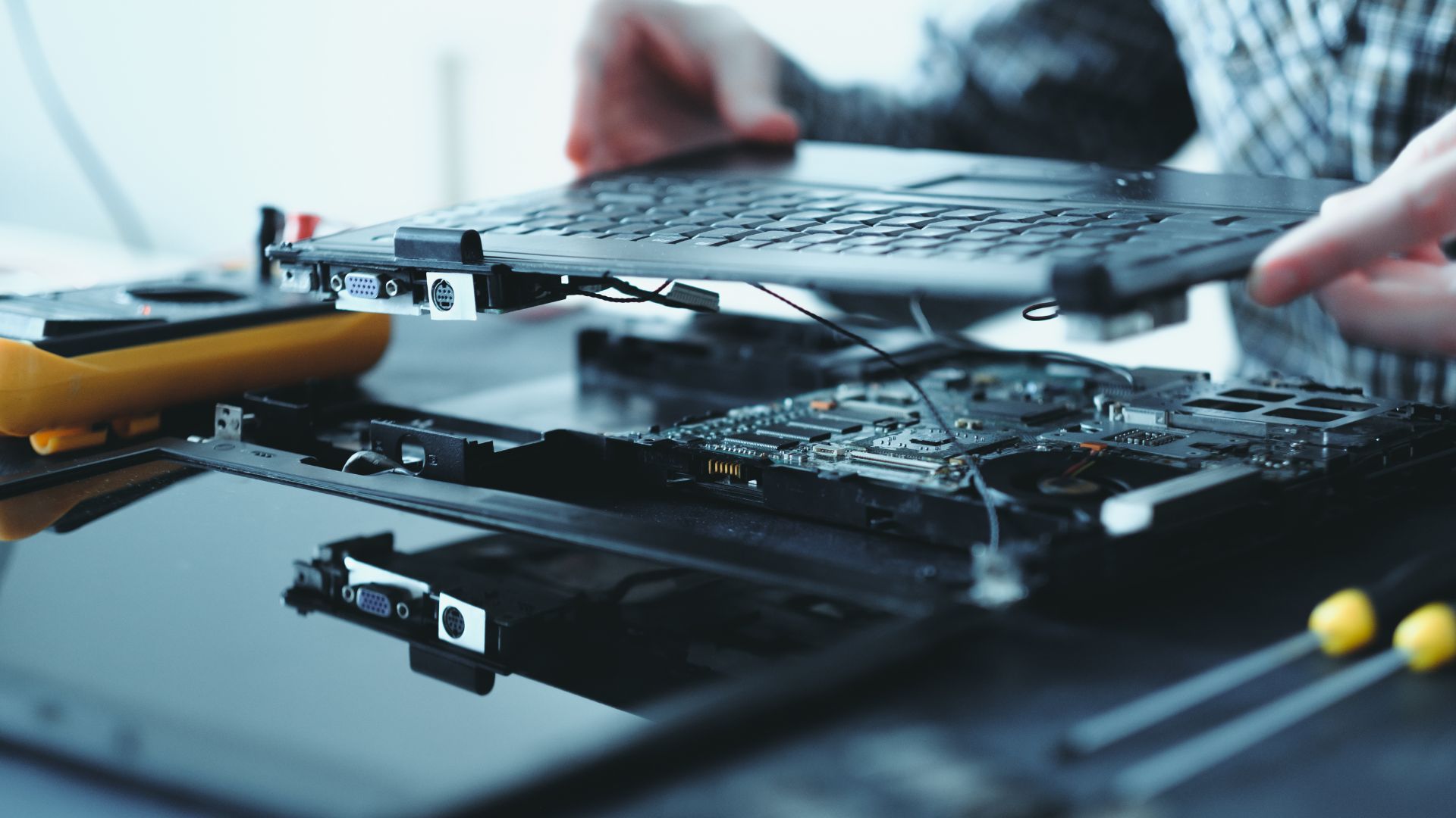 Keyboard Laptop Rusak: Ini 7 Penyebab dan Pencegahannya