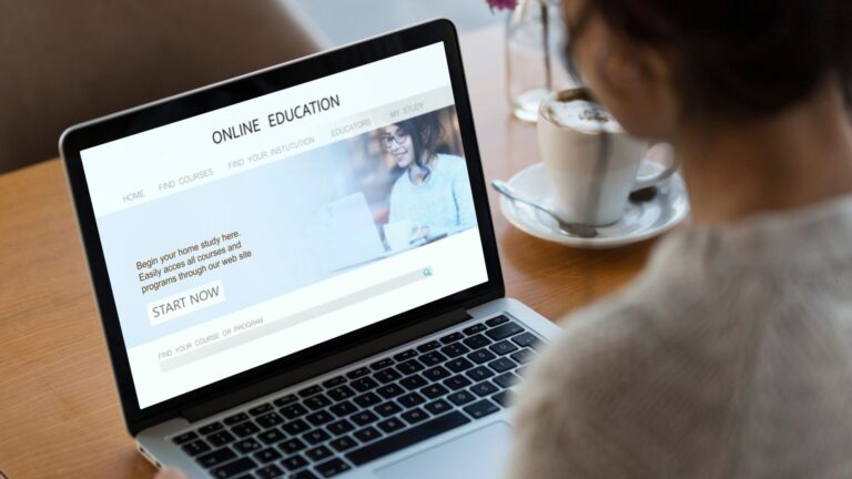 Mengenal Navigasi Website: Jenis, dan Cara Membuatnya User Friendly